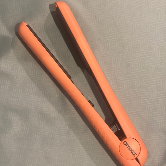amika | Hair | New Amika Ceramic Stylingflat Iron Tool | Poshmark
